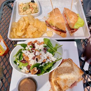 D’ LUA ON THE RIVER - Updated December 2025 - 12 Reviews - 1201 E River ...