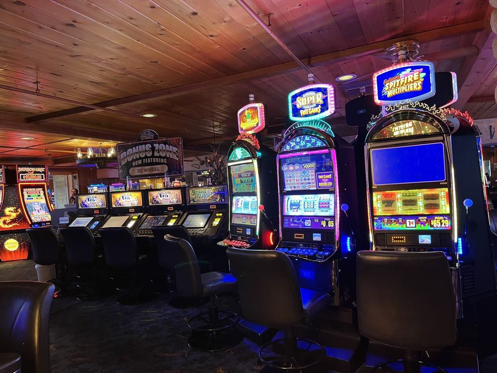 TOPAZ LODGE - Updated December 2025 - 59 Photos & 64 Reviews - 1979 Hwy ...