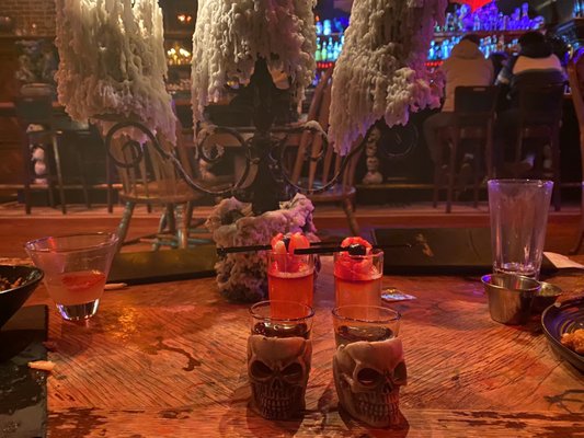 RAVEN’S MANOR - 975 Photos & 312 Reviews - 235 SW 1st Ave, Portland ...