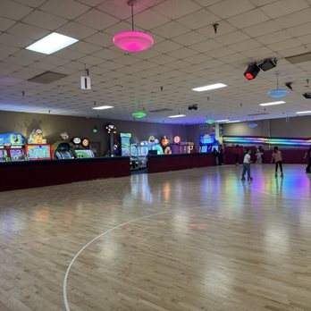 FOUNTAIN VALLEY SKATING CENTER - Updated December 2025 - 323 Photos ...