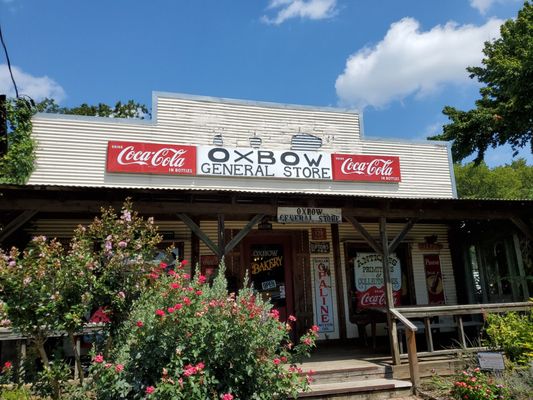 OXBOW PIES - Updated July 2024 - 68 Photos & 58 Reviews - 215 E ...