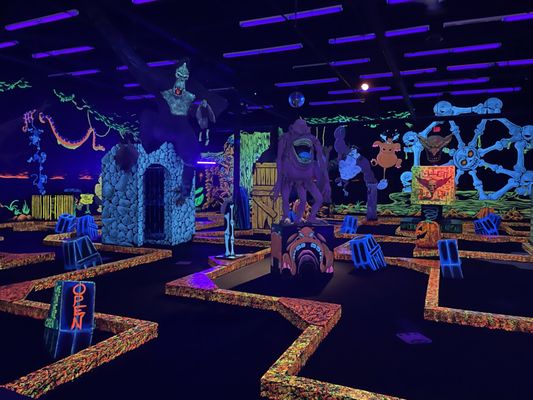 MONSTER MINI GOLF - Updated October 2025 - 40 Photos & 51 Reviews - 140 ...