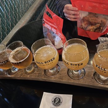 FALL RIVER TAPHOUSE - Updated July 2025 - 141 Photos & 190 Reviews ...