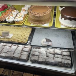 DAVIS BAKERY & DELICATESSEN - Updated July 2025 - 136 Photos & 125 ...