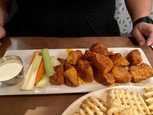 KABOOZ’S BAR & GRILL - Updated November 2024 - 221 Photos & 196 Reviews ...