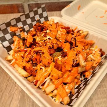 MAC N’ WINGS - Updated October 2025 - 16 Photos - 83 First Commerce Drive, Aurora, Ontario ...