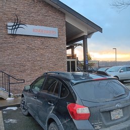 KINGFISHERS WATERFRONT BAR & GRILL - Updated December 2025 - 80 Photos ...