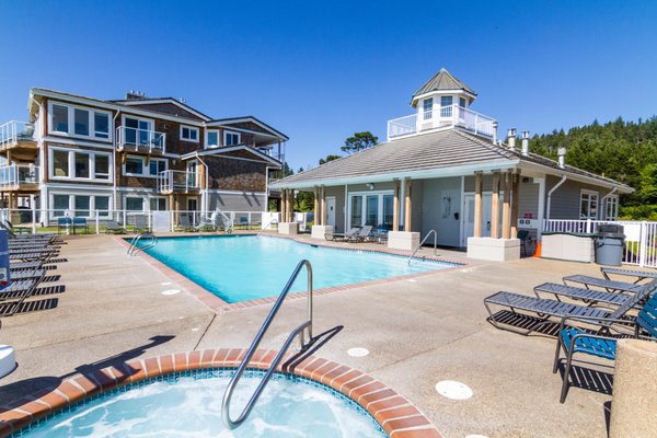 WHALE POINTE - Updated December 2025 - 16 Photos - 939 NW Highway 101 ...