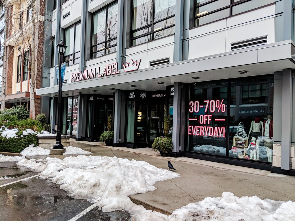 PREMIUM LABEL OUTLET - Updated October 2025 - 10 Photos - 3671 Uptown ...