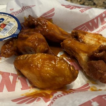 WingHouse Bar & Grill - Tampa Stadium - Cheap - Chicken Wings - Updated ...