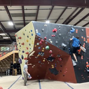 PORTLAND ROCK GYM - BEAVERTON - Updated November 2024 - 15 Photos ...