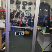 HAMPTON ROADS ICEPLEX - 23 Photos & 19 Reviews - 401 Village Ave ...