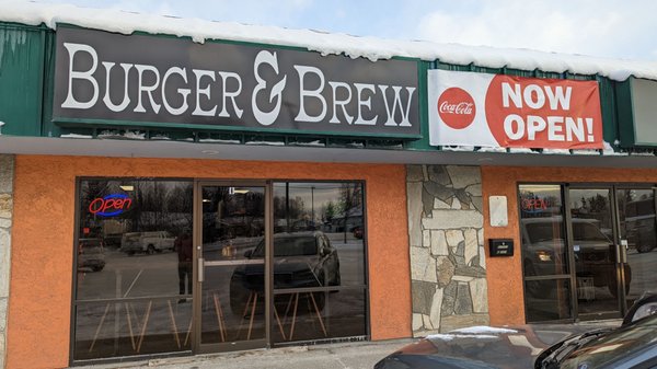 ALASKAN BURGER & BREW - 55 Photos & 63 Reviews - 5121 Arctic Blvd ...