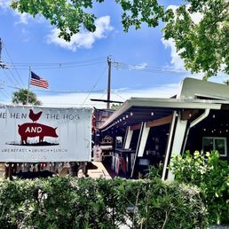THE HEN AND THE HOG - Updated December 2025 - 426 Photos & 540 Reviews ...