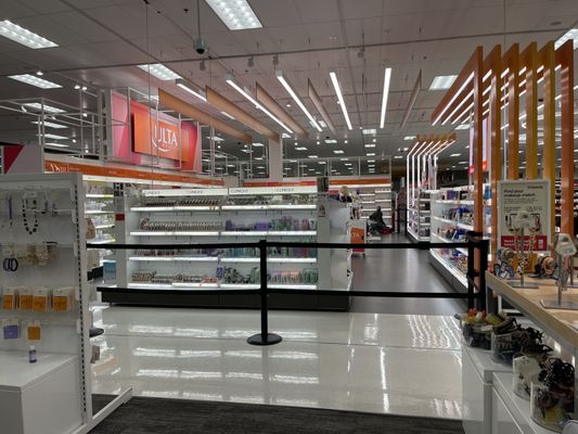 TARGET - Updated May 2025 - 68 Photos & 197 Reviews - 2112 W Peterson ...