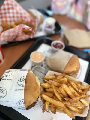 SO-CAL BURGERS CHILL & GRILL - Updated January 2026 - 625 Photos & 618 ...