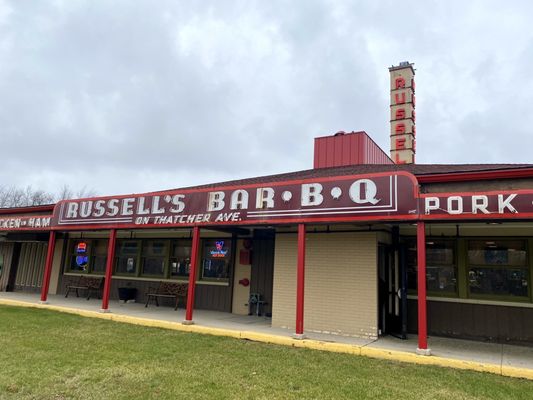 RUSSELL’S BARBECUE - Updated September 2024 - 243 Photos & 516 Reviews ...