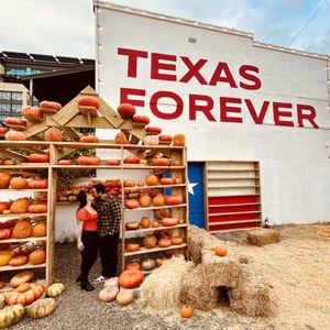 GRAFF 7A RANCH - Updated June 2025 - 28 Photos - 911 US-90, Hondo, Texas - Attraction Farms ...