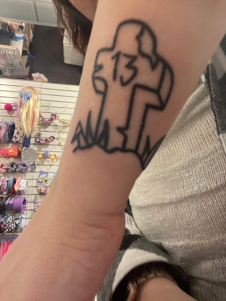 MELLOW MADNESS TATTOO PARLOR - 29 Photos & 34 Reviews - 815 Clinton Ave ...