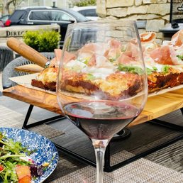 ELLA’S ITALIAN PUB - GENEVA - Updated July 2025 - 102 Photos & 132 ...