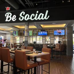 DRAFTKINGS SPORTS & SOCIAL TROY - Updated July 2025 - 90 Photos & 83 ...