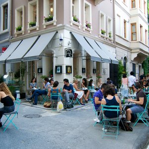 ROBINSON CRUSOE 389 - 11 Reviews - İstiklâl Cad. No: 136/1, İstanbul ...