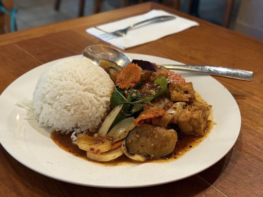 RAMA HOUSE - Updated January 2026 - 144 Photos & 208 Reviews - 22010 ...