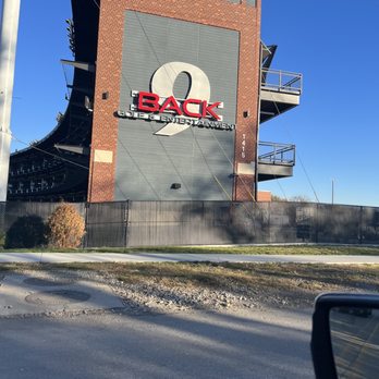 BACK 9 GOLF & ENTERTAINMENT - Updated March 2025 - 241 Photos & 92 ...