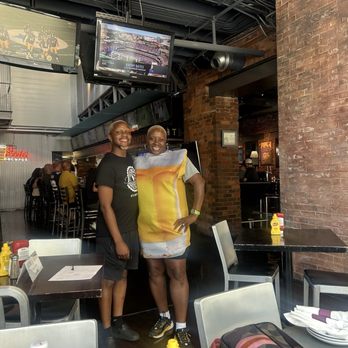 STATS BREWPUB - Updated September 2025 - 349 Photos & 756 Reviews - 300 ...