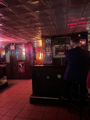 PECULIER PUB - Updated October 2025 - 202 Photos & 445 Reviews - 145 ...