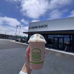 SHAKE SHACK COSTA MESA - Updated August 2025 - 129 Photos & 132 Reviews - 329 East 17th St ...