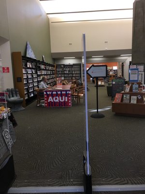 RUIZ BRANCH - AUSTIN PUBLIC LIBRARY - Updated December 2025 - 23 Photos ...