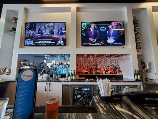 NICK & MIKE BAR AND GRILL - Updated August 2025 - 171 Photos & 155 ...