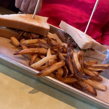 LUCILLE’S SMOKEHOUSE BAR-B-QUE - Updated November 2024 - 2460 Photos ...