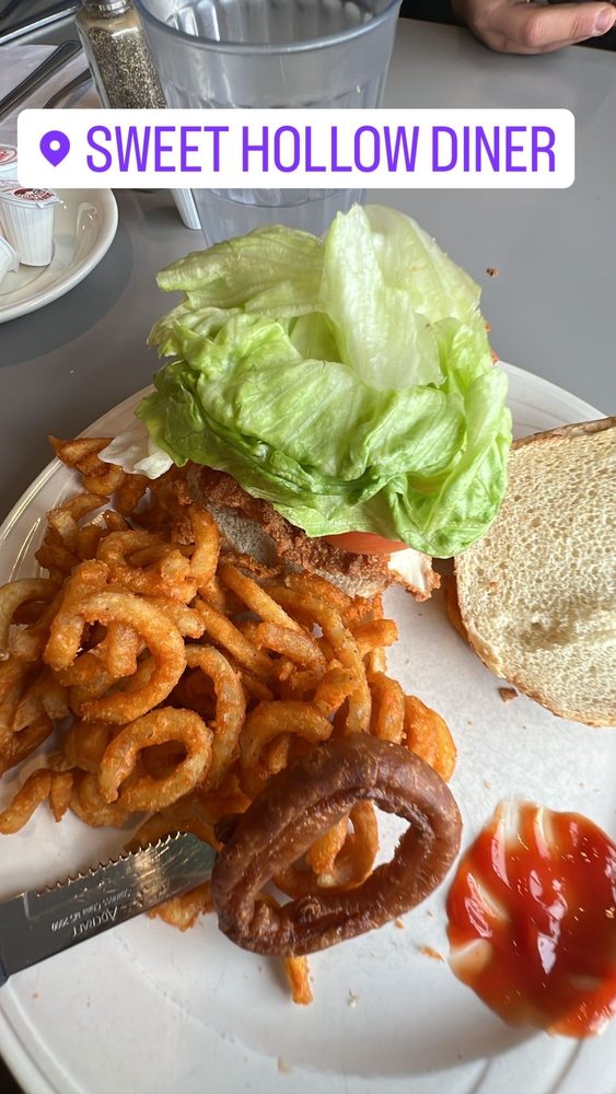 SWEET HOLLOW DINER - 119 Photos & 142 Reviews - 100 Broadhollow Rd ...