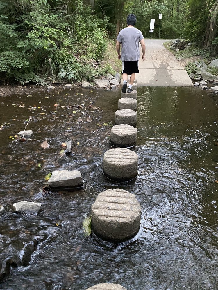 SUGARLAND RUN STREAM VALLEY TRAIL - Updated May 2026 - 19 Photos & 16 ...