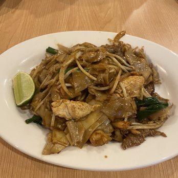 PHO 33 - Updated January 2025 - 534 Photos & 538 Reviews - 285 E 2700 ...