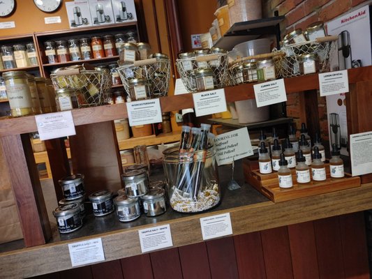 WORLD SPICE - Updated August 2025 - 85 Photos & 139 Reviews - 1509 ...