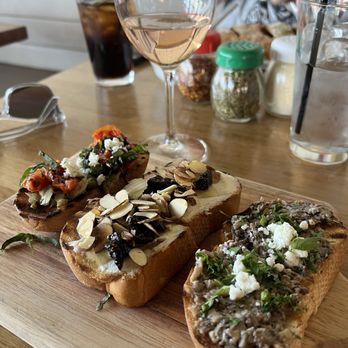 CRUST SIMPLY ITALIAN - Updated May 2024 - 235 Photos & 217 Reviews ...