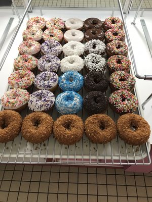 SUN’S DONUTS - Updated November 2024 - 41 Photos & 40 Reviews - 15450 ...