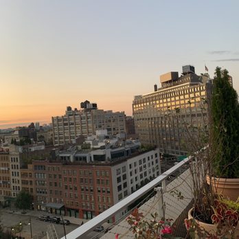 SPRING PLACE - Updated November 2025 - 47 Photos & 11 Reviews - 6 Saint ...