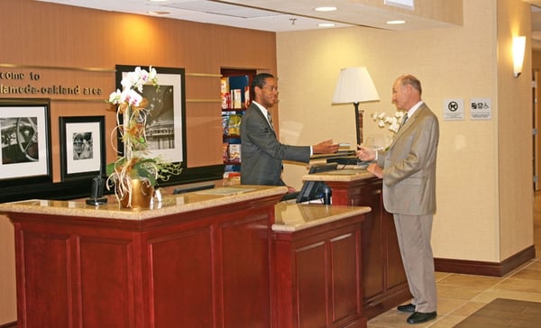 HAMPTON INN & SUITES OAKLAND AIRPORT-ALAMEDA - Updated December 2025 ...