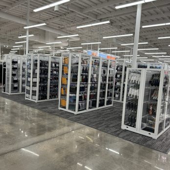 TARGET - Updated December 2025 - 132 Photos & 35 Reviews - 3610 Peck Rd ...