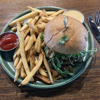 GRACKLE - Updated May 2025 - 104 Photos & 54 Reviews - 11852 Elm Creek ...