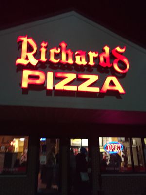 RICHARDS PIZZA - 15 Photos & 25 Reviews - Pizza - 20 American Way ...