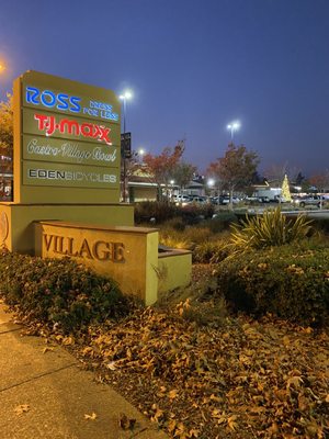 CASTRO VILLAGE SHOPPING CENTER - Updated October 2025 - 16 Photos ...