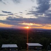 THE IRIS INN - 233 Photos & 142 Reviews - 191 Chinquapin Dr, Waynesboro ...