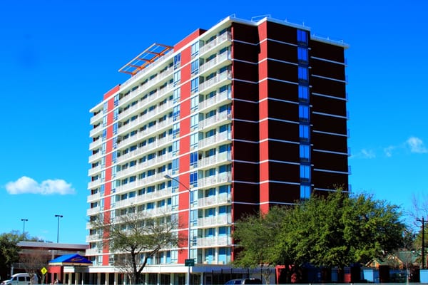 2100 MEMORIAL - Updated July 2025 - 13 Photos - 2100 Memorial Dr ...