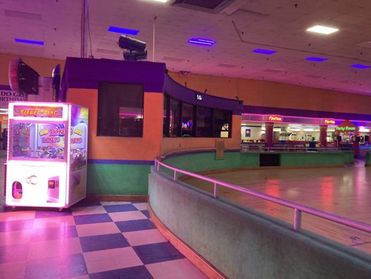 SKATE WORLD OF TROY - Updated August 2024 - 43 Photos & 92 Reviews ...