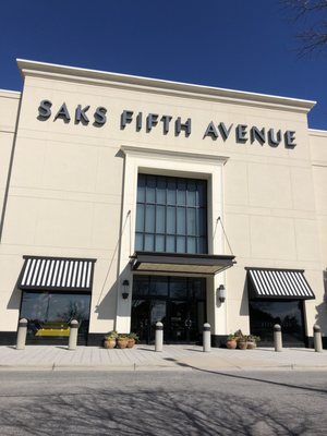 SAKS FIFTH AVENUE - 25 Photos & 26 Reviews - Shoe Stores - 129 Summit ...